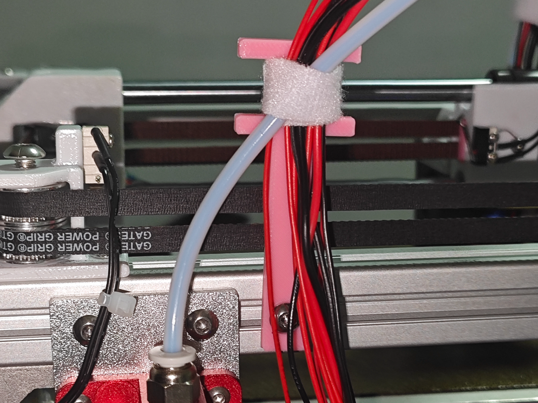Aluminum extrusion wire management post by 小草411 MakerWorld: Download ...