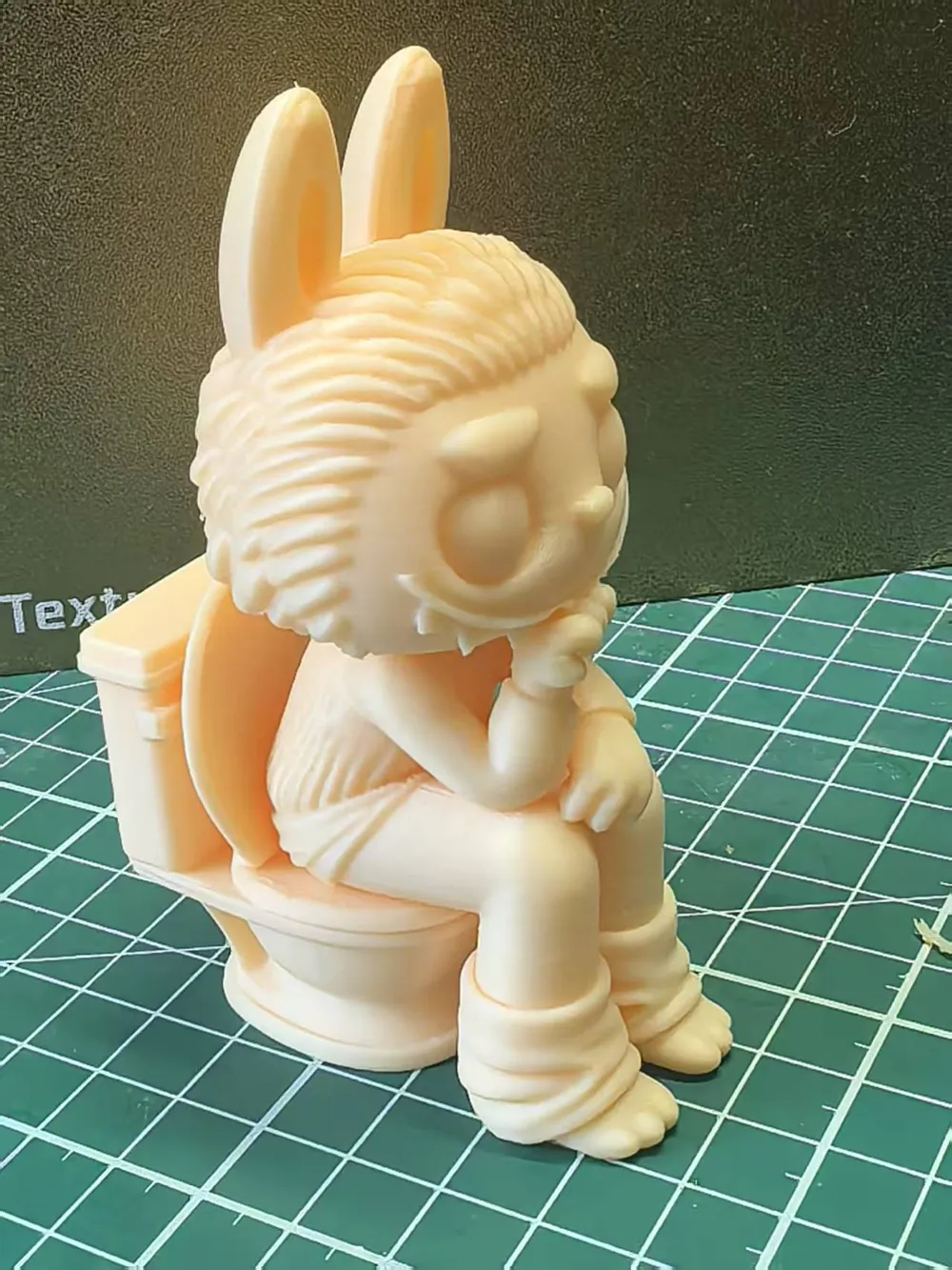 Labubu—Pooping - Free 3D Print Model - MakerWorld