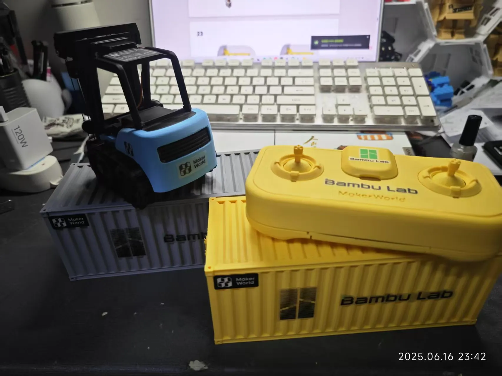 CyberBrick Official Container - Free 3D Print Model - MakerWorld