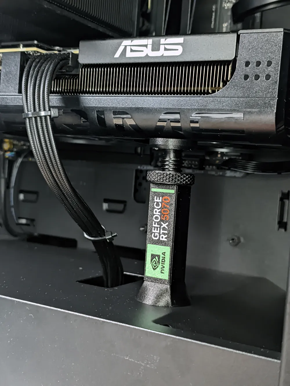 GPU Holder by 星期一先生 MakerWorld: Download Free 3D Models