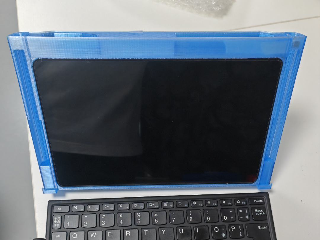 Legion Go con Lenovo Fold Mini Keyboard e custodia per schermo ...