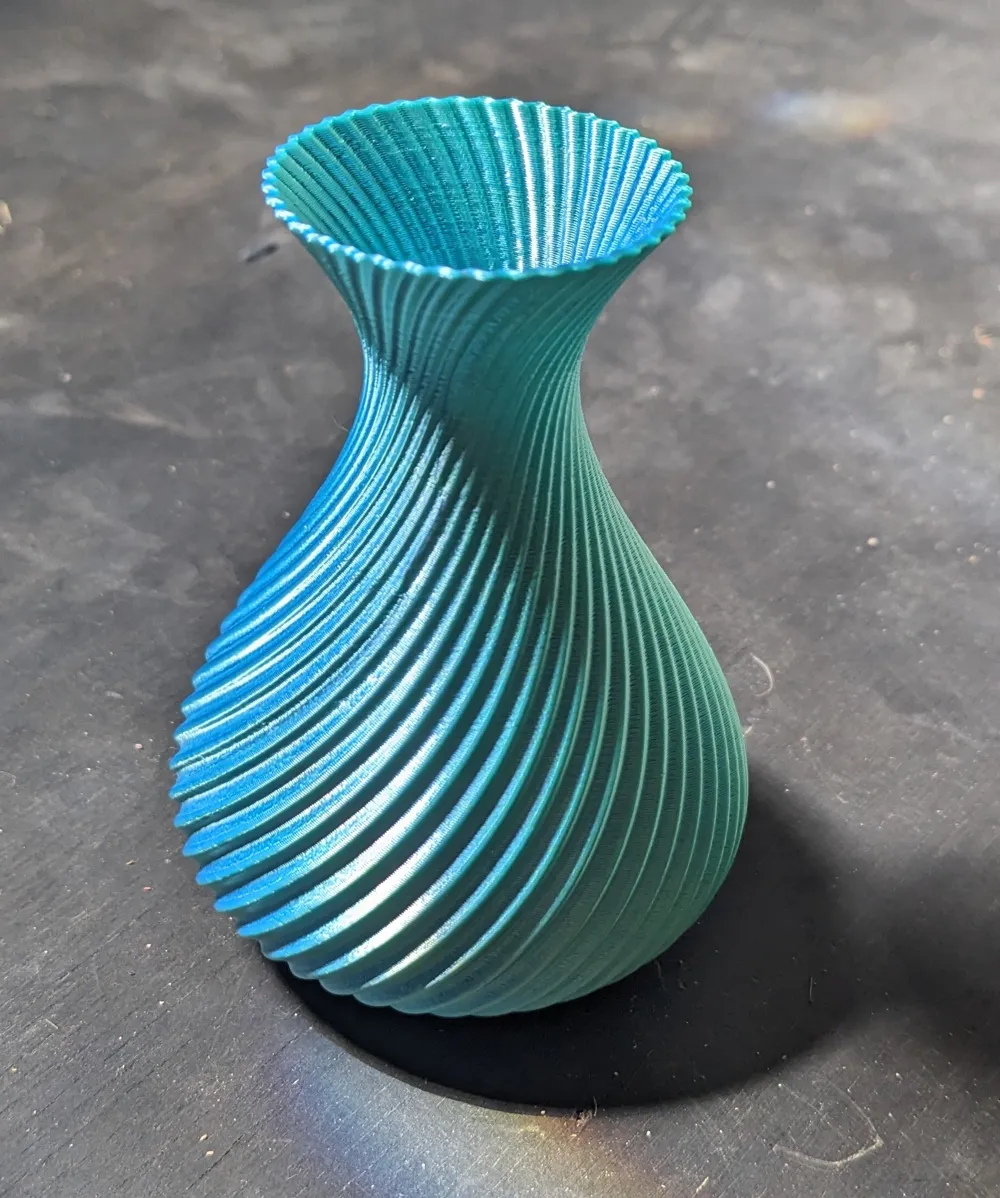 Swirly vase by NathanEdge MakerWorld: Download Free 3D Models
