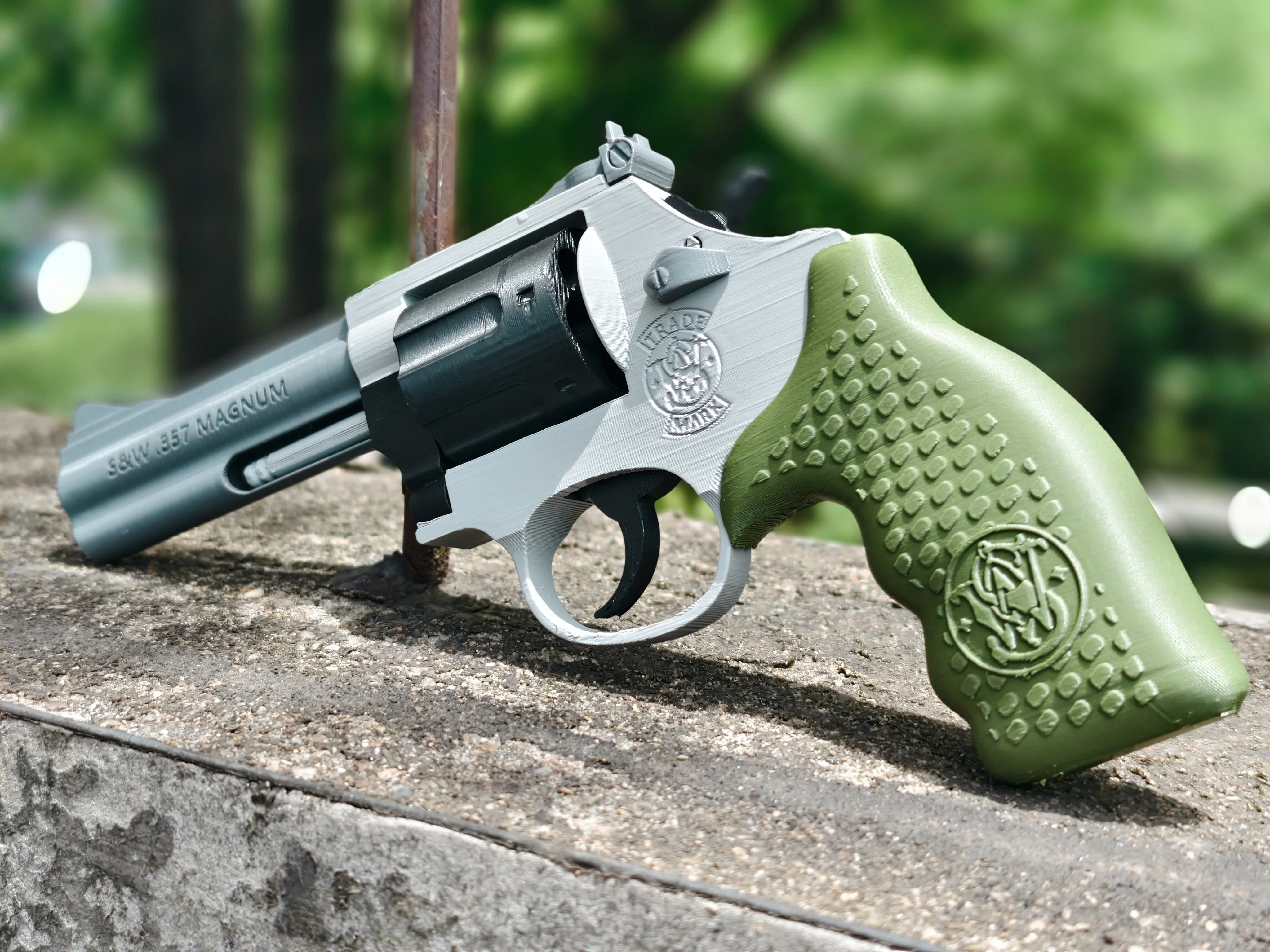 Smith & Wesson 686 Magnum Revolver Fidget Toy by 补补觉去 MakerWorld ...