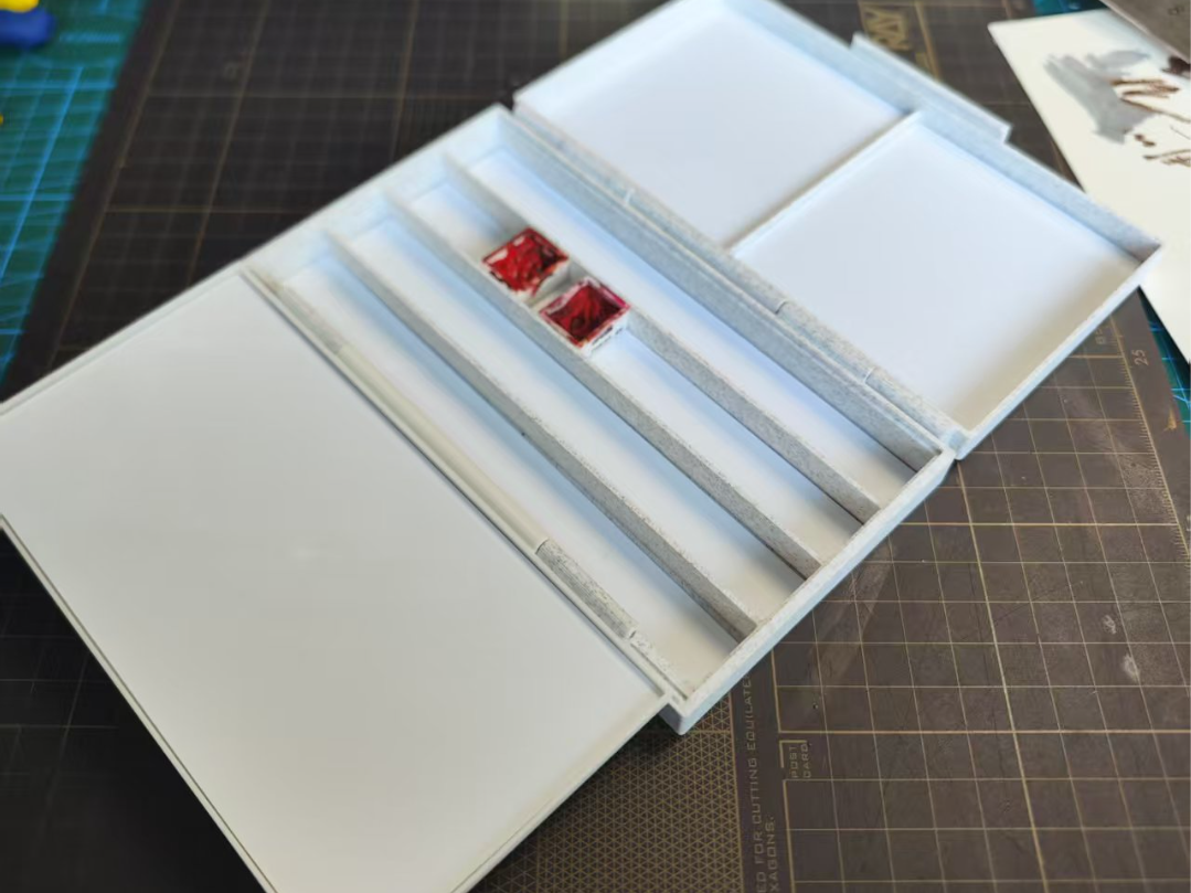 Holbein 40-pan Tri-fold Watercolor Box by EndofjanD MakerWorld ...