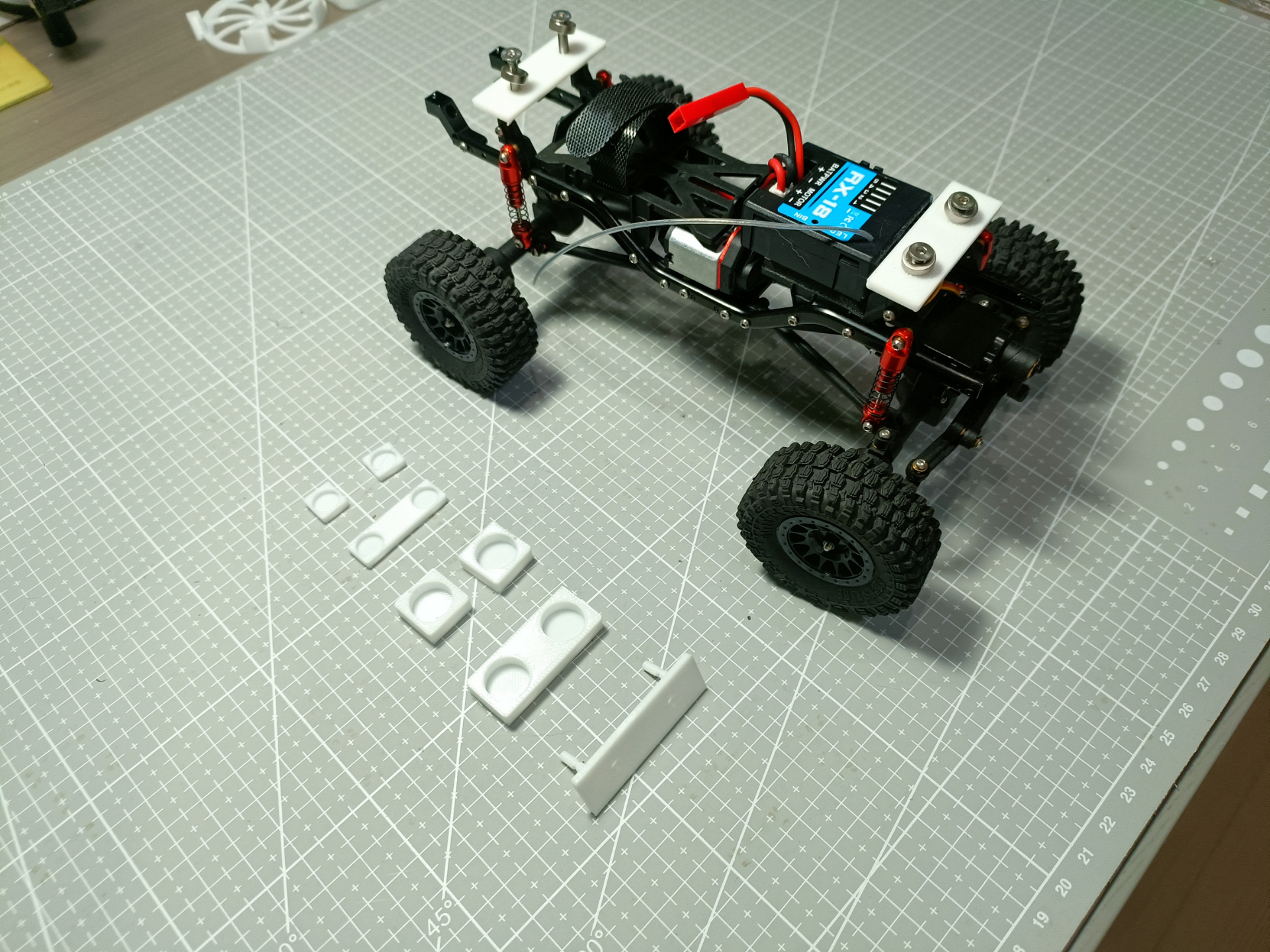 SCX24 body shell magnetic posts by QmQ MakerWorld: Download Free 3D Models
