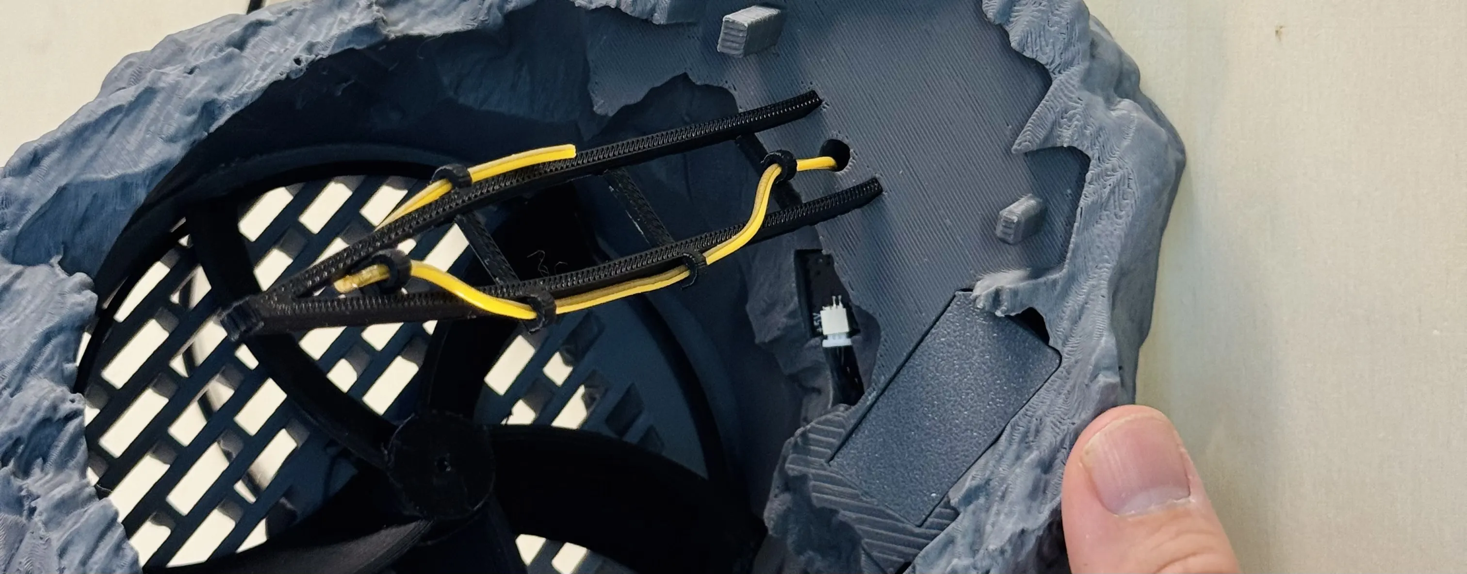 GlacierBreeze——清凉桌面风扇灯 来自 Structales - Roadrunner4d MakerWorld：免费下载 3D 模型