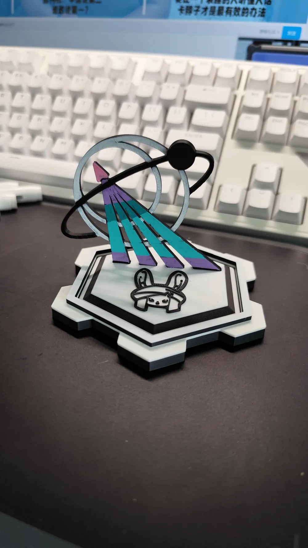 [ff14] A small commemorative display stand inspired by the game's space ...