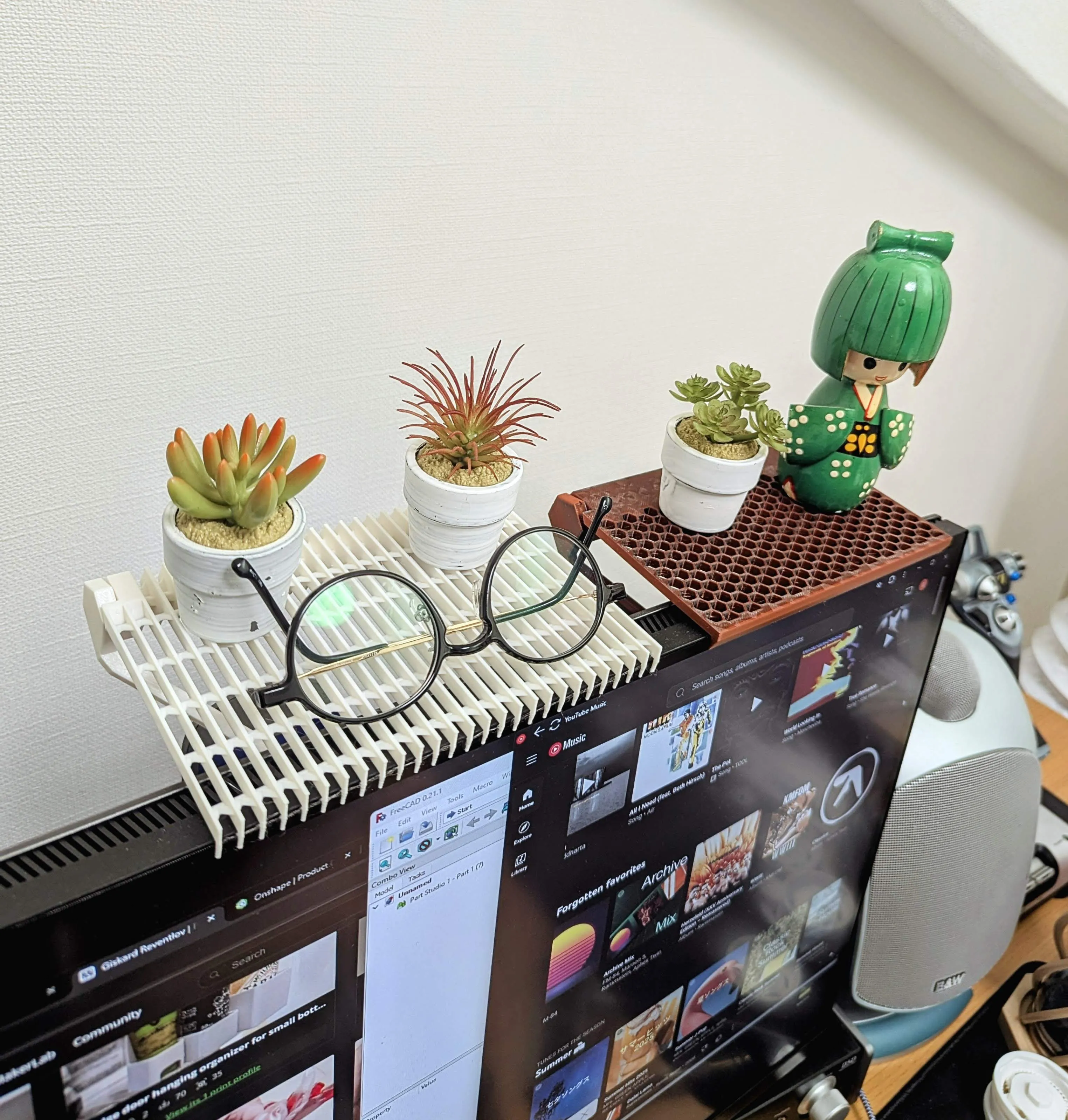 Adjustable monitor shelf MK2 - fits any display! - Free 3D Print Model ...