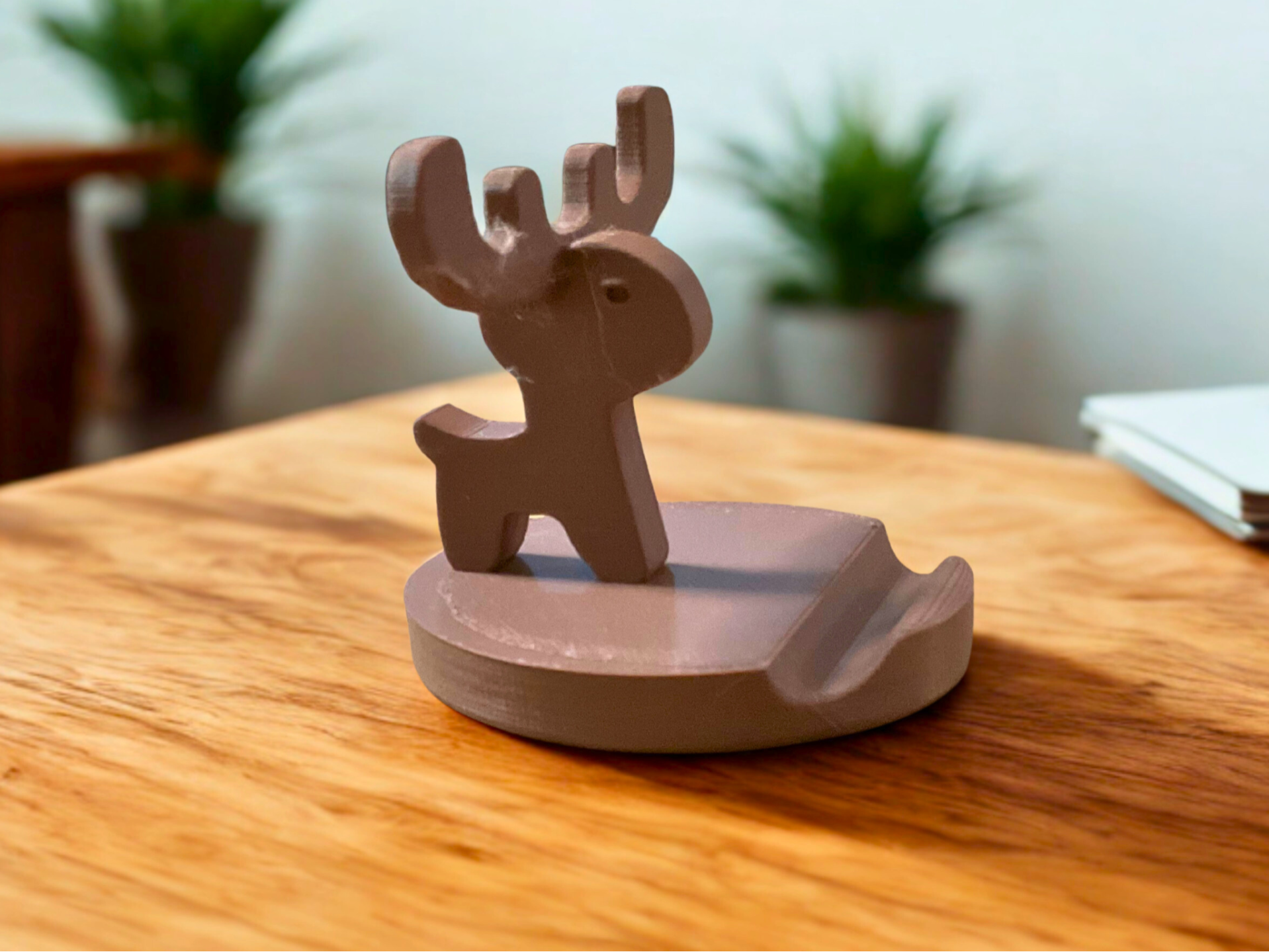 Grand Stag Phone Holder by user_1696123435 MakerWorld: Download Free 3D ...