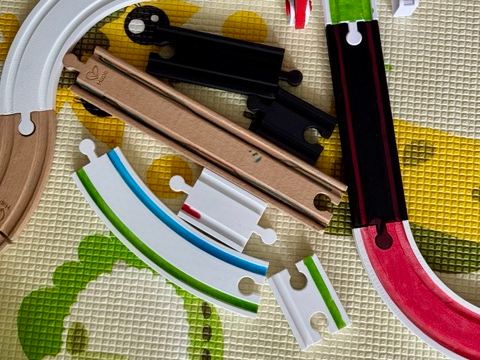 Train tracks compatible with Brio Hape IKEA by Alvin MakerWorld: Download Free 3D Models