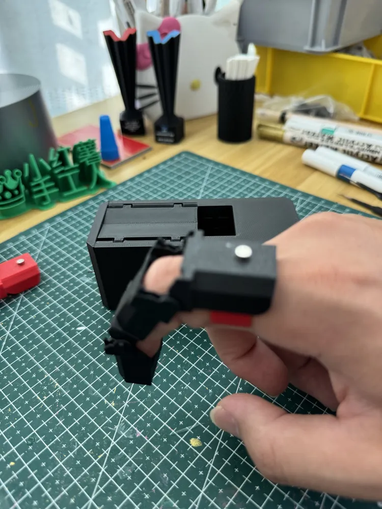 Iron Man finger transformation box by 小红薯手工人 MakerWorld: Download Free ...