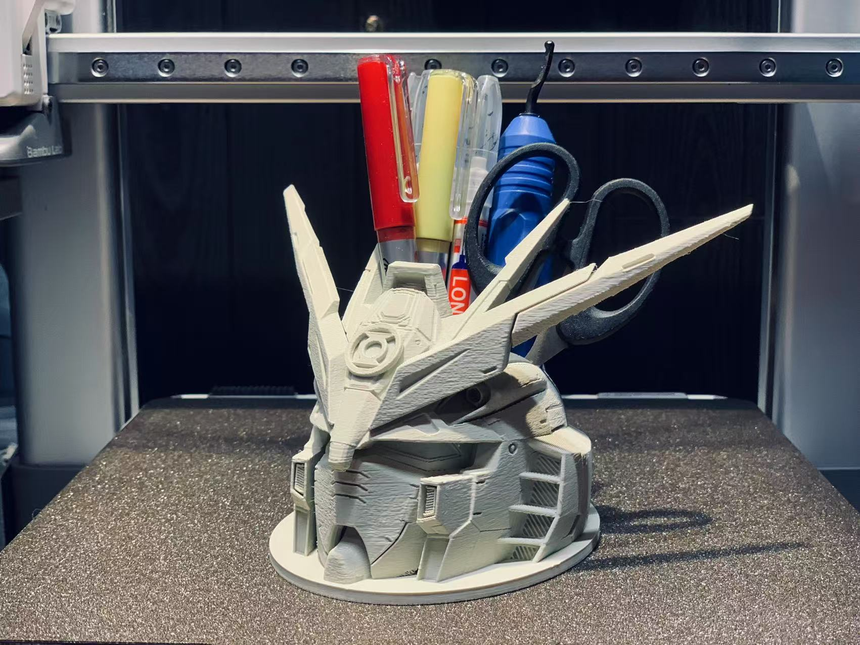 Gundam Pen Holder Desktop Organizer by Studio800 MakerWorld: Download ...