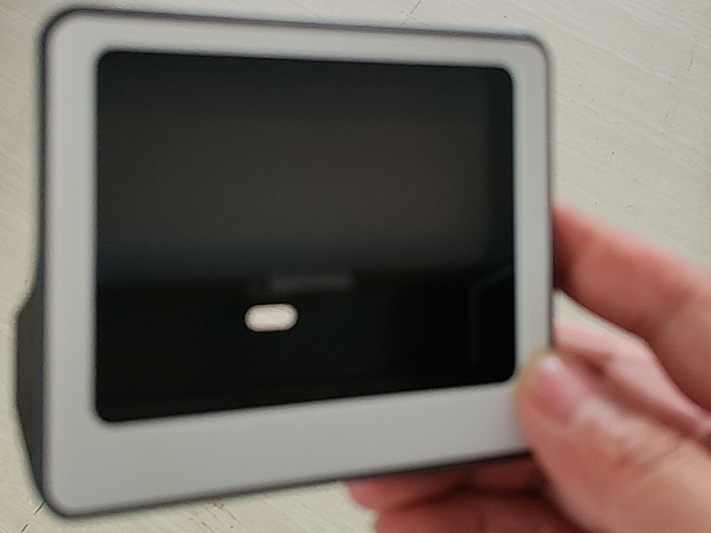 4.2-inch e-ink screen enclosure using 18650 batteries by upaito ...