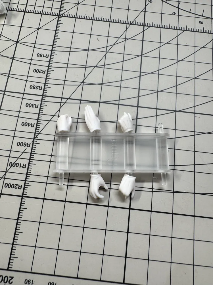 Figma model hand holder - Free 3D Print Model - MakerWorld