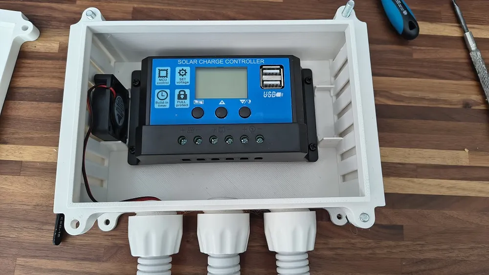 Outdoor enclosure for solar charge controller by gabo2002 MakerWorld ...