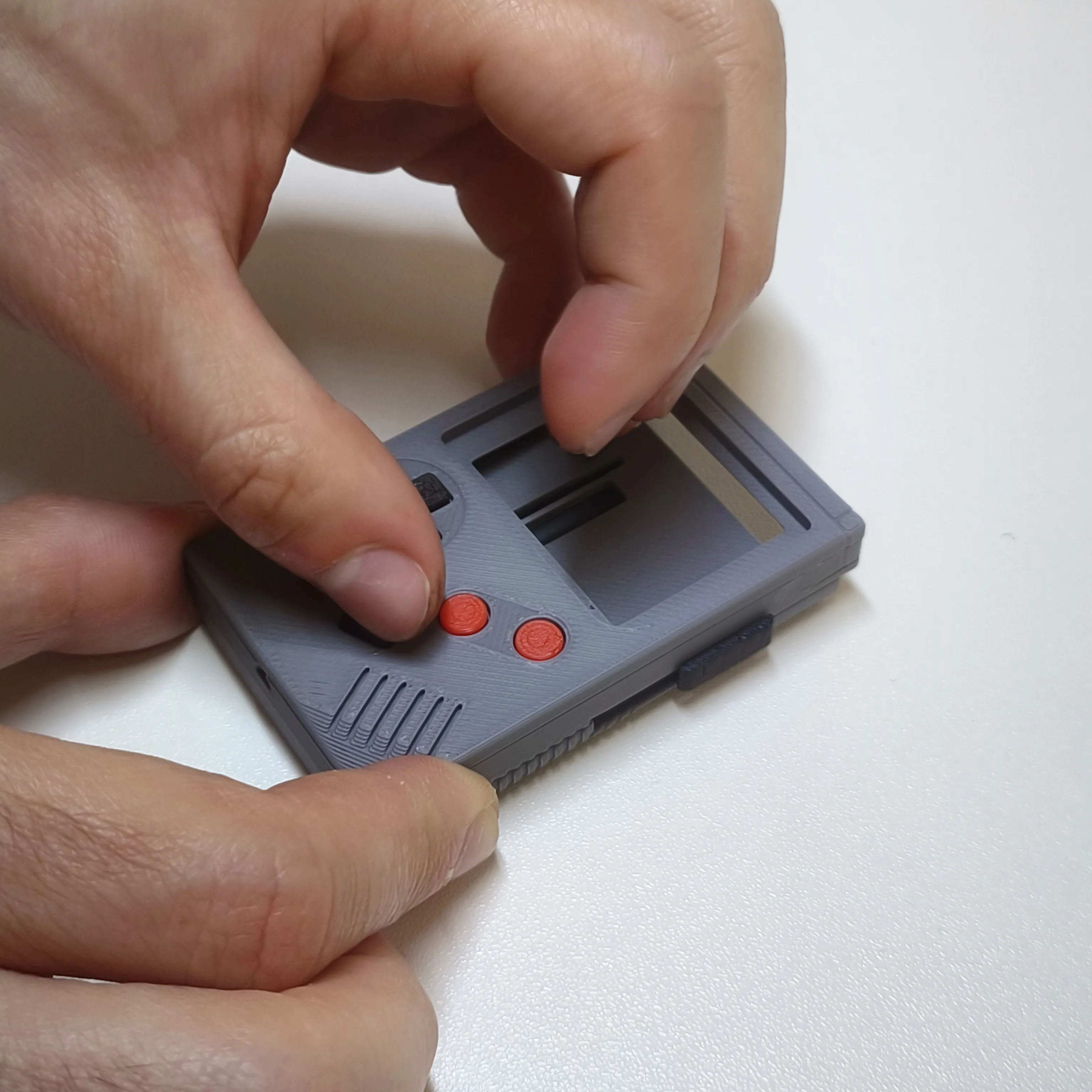 Mini GameBoy Keychain – Swappable Photo Cartridge by Zenit MakerWorld ...