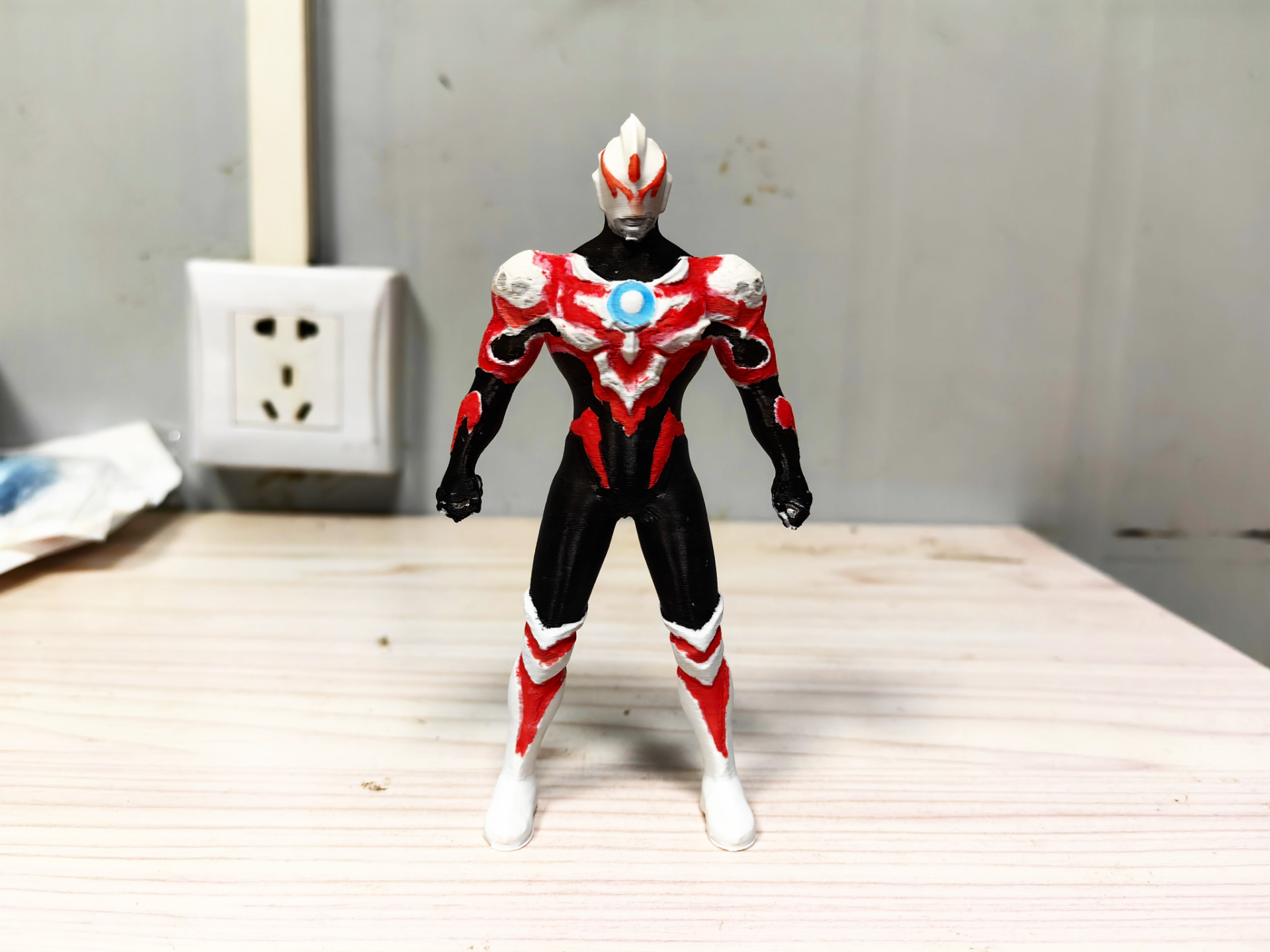 Orb Ultraman Thunder Chest Badge, Dark Luminous Form, Detailed Coloring ...