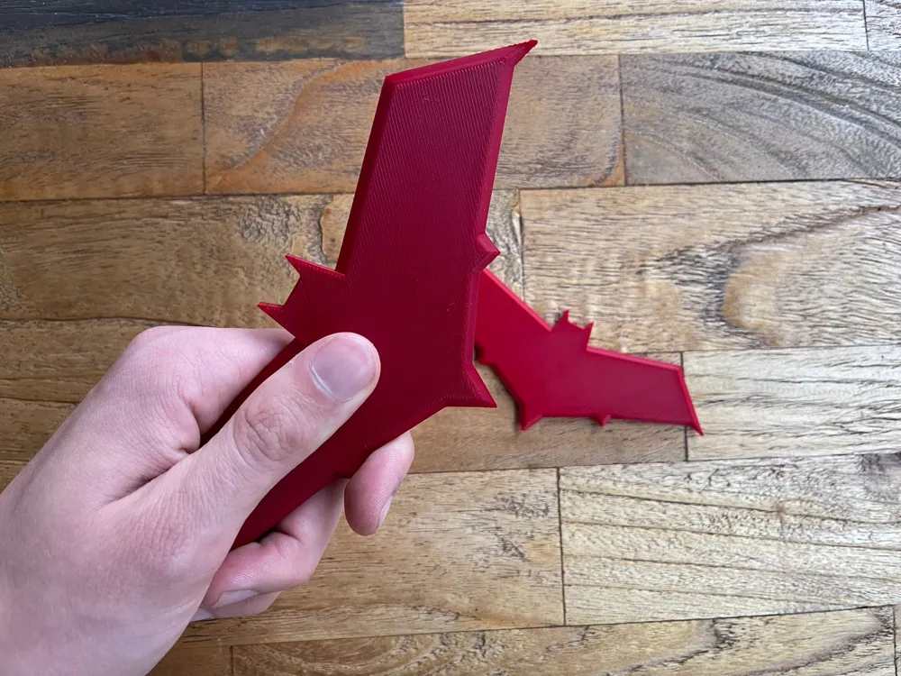 Batarang - Red Hood por Bardo Builds MakerWorld: Descarga Modelos 3D ...