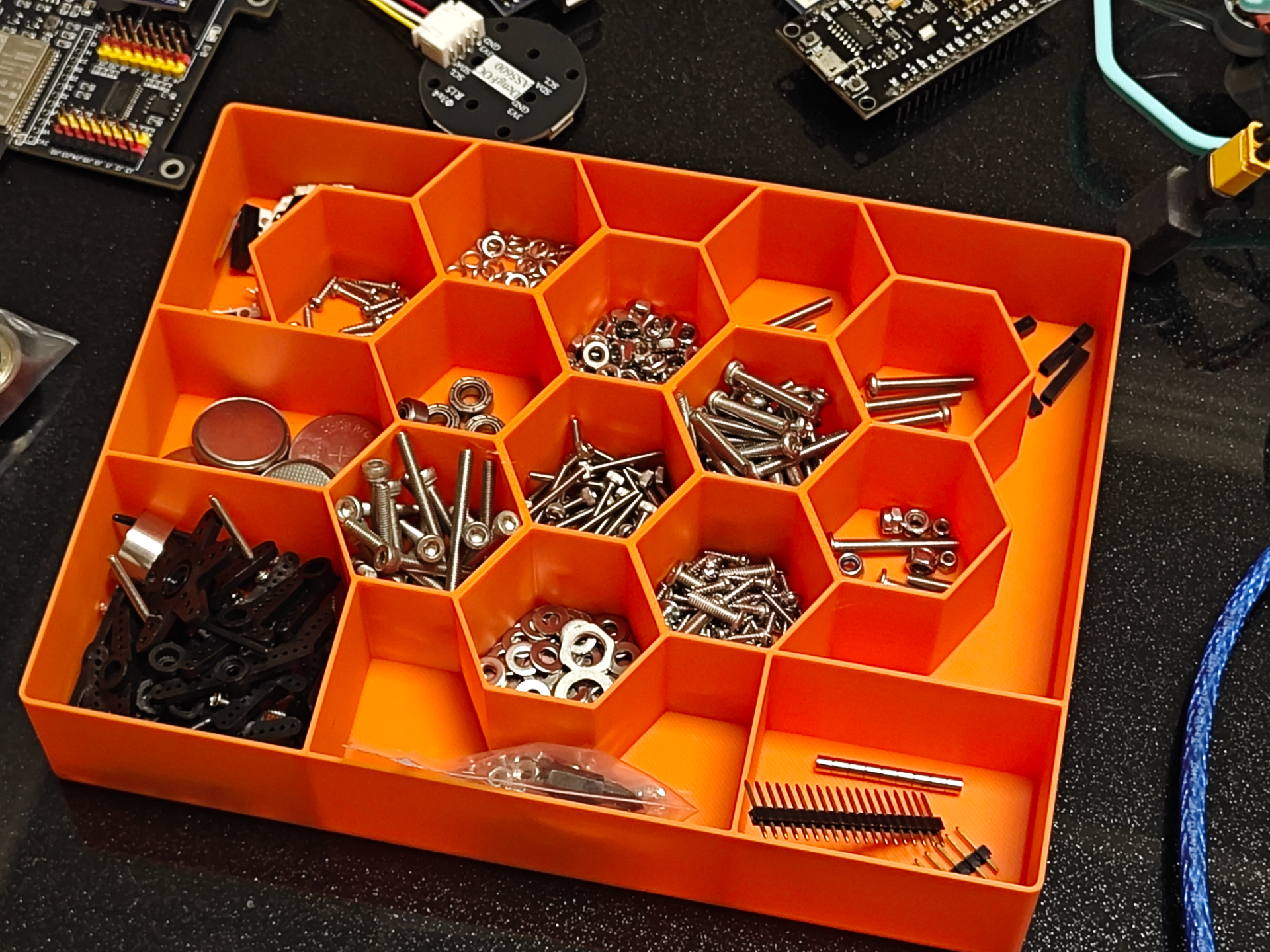 Simple Honeycomb Storage Box by myvyang MakerWorld: Download Free 3D Models