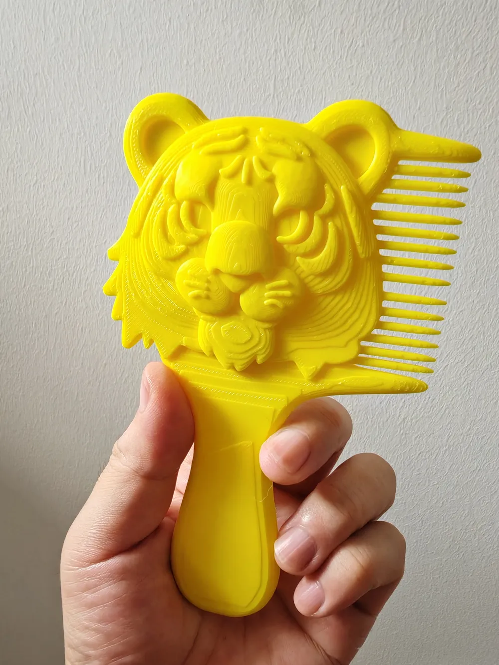 A tiger head comb, 3D relief design by 哇哦传送门 MakerWorld: Download Free ...