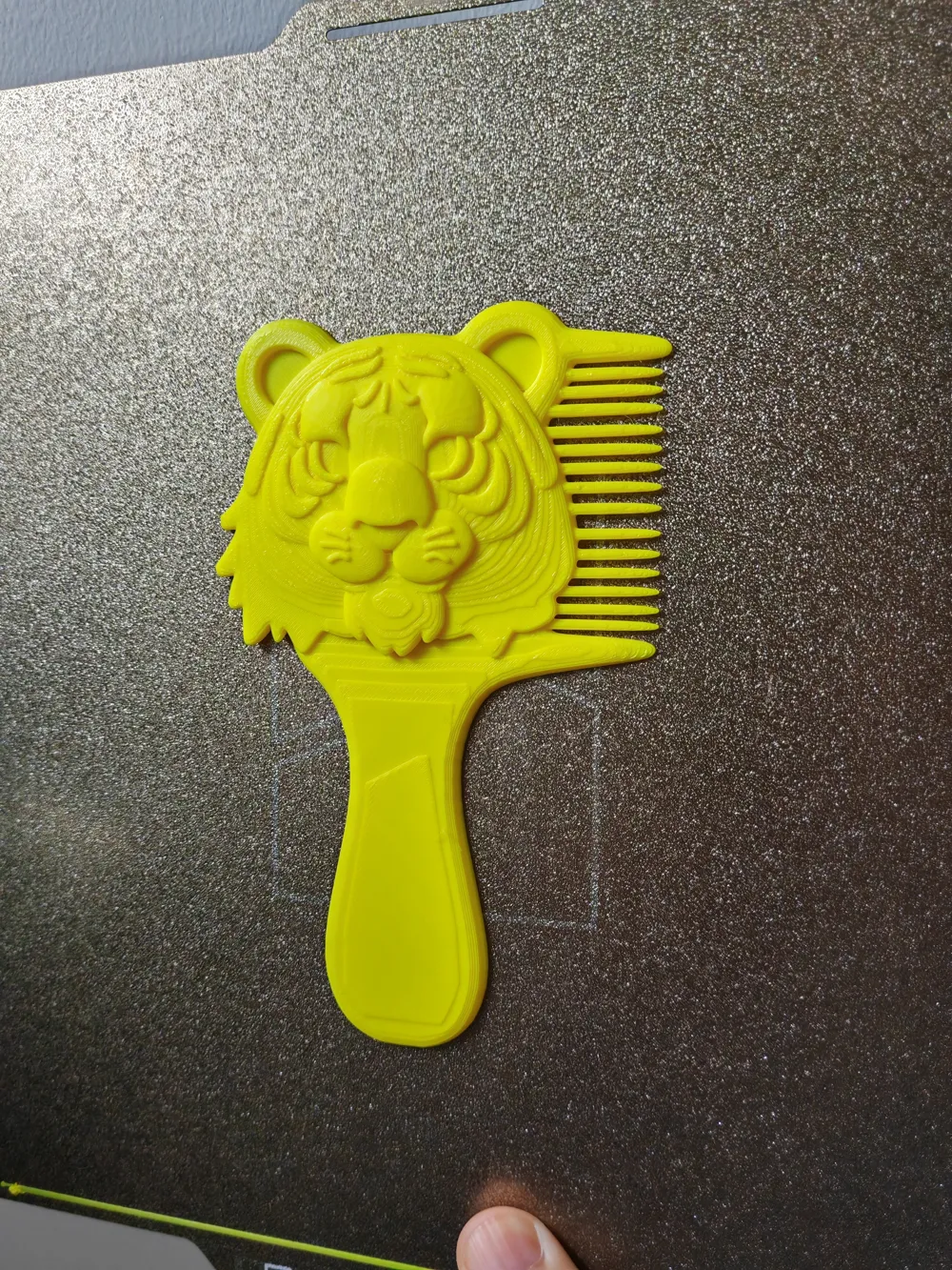 A tiger head comb, 3D relief design by 哇哦传送门 MakerWorld: Download Free ...