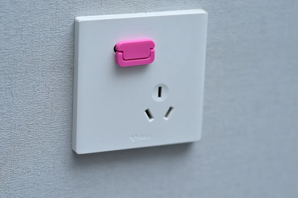 Electrical Outlet Cover/Child Pet Anti-Misoperation Socket Protection ...