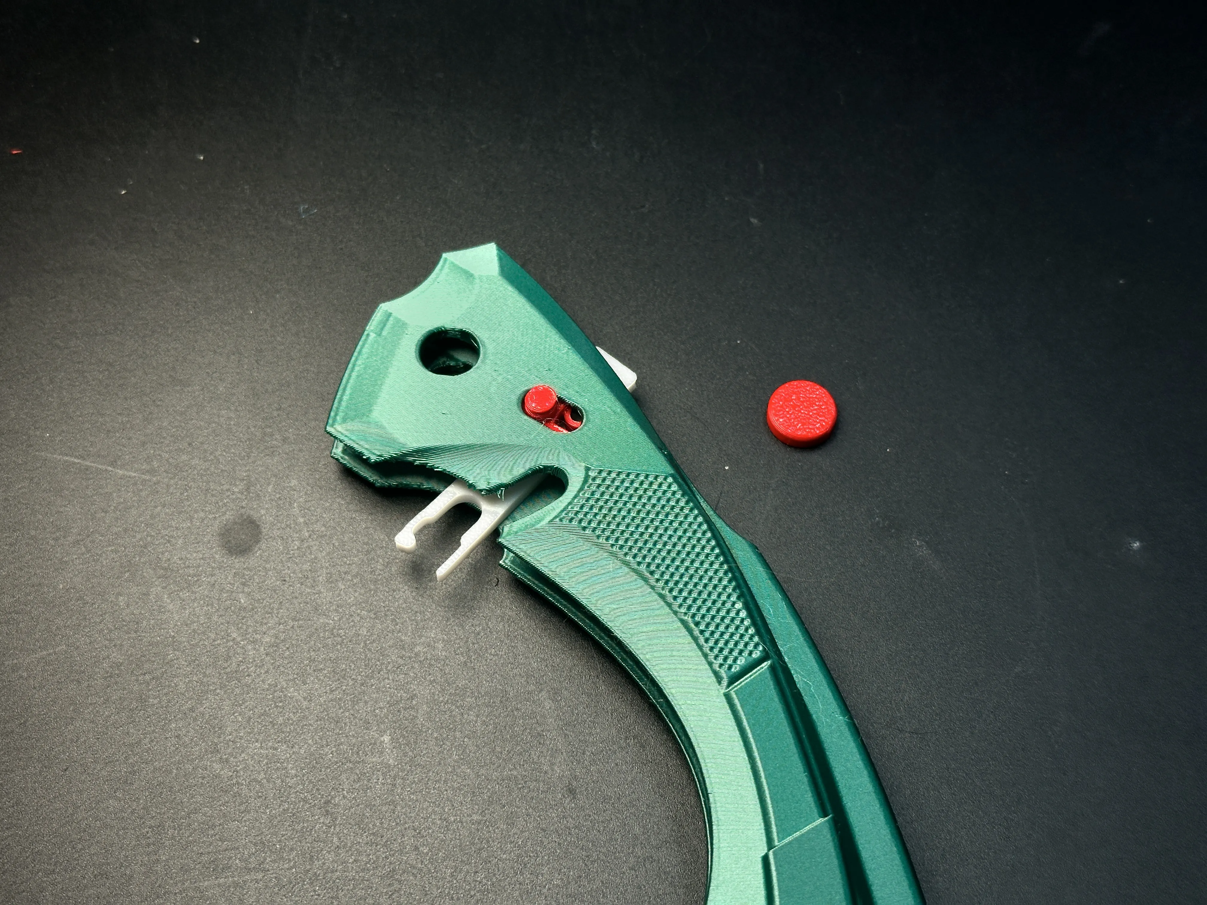 Heavy-Duty Folding Utility Knife with Lock Button by Trent Studio MakerWorld: Download Free 3D ...