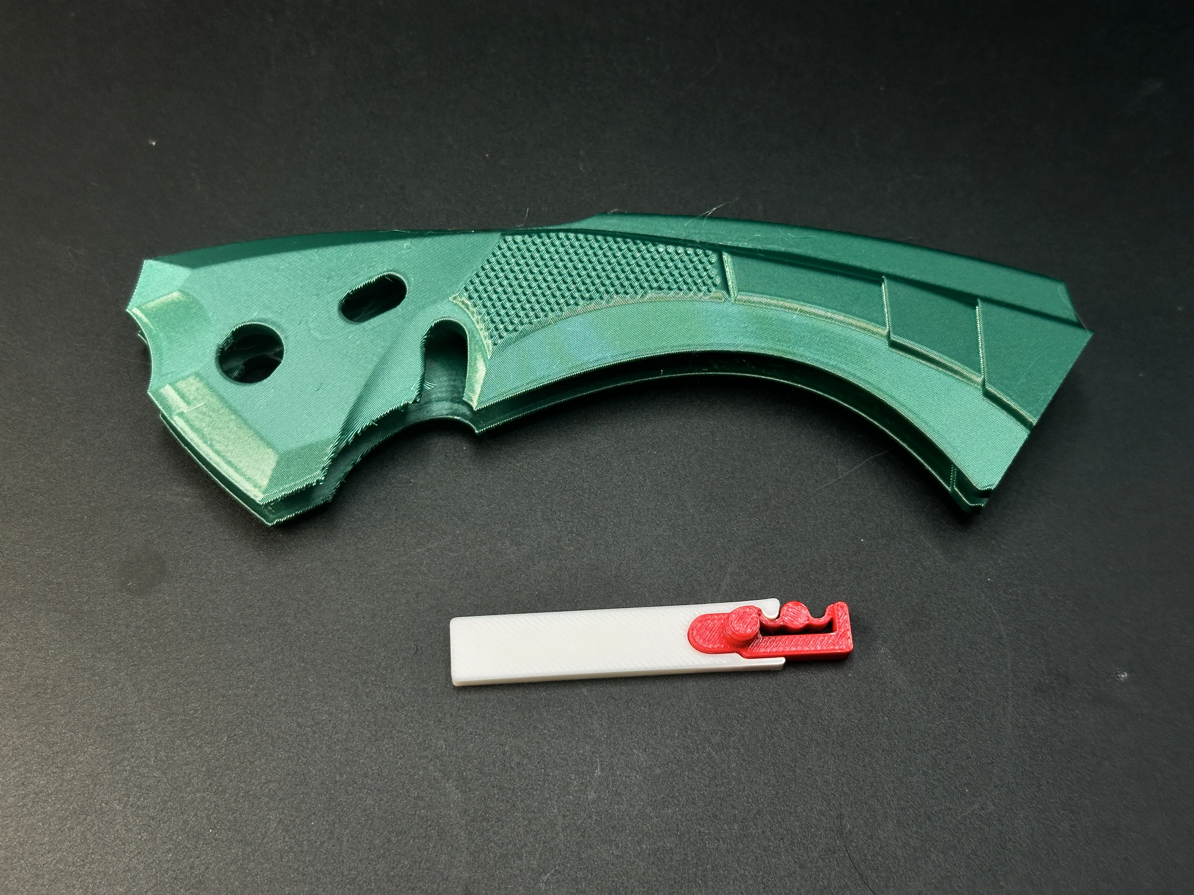 Heavy-Duty Folding Utility Knife with Lock Button by Trent Studio MakerWorld: Download Free 3D ...