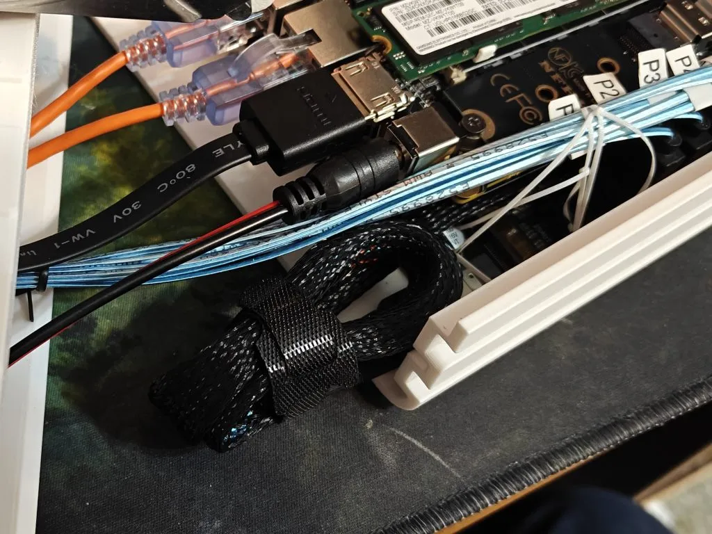 N5 Mini: A 3D-Printed 5-Bay NAS (175x175mm) by im.jackharvest ...