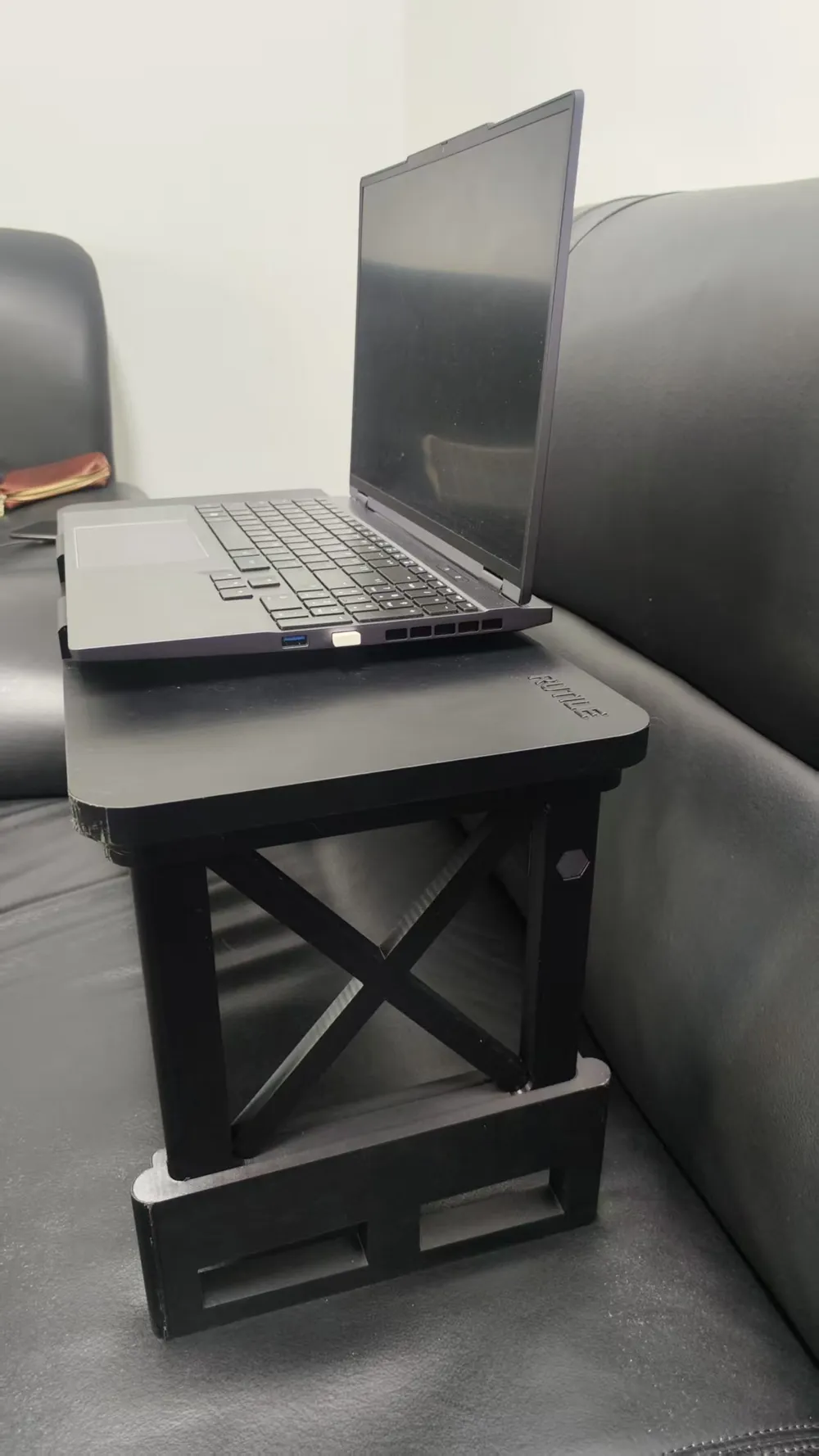 Laptop Desk for Sofa/Bed by rutile MakerWorld: Download Free 3D Models