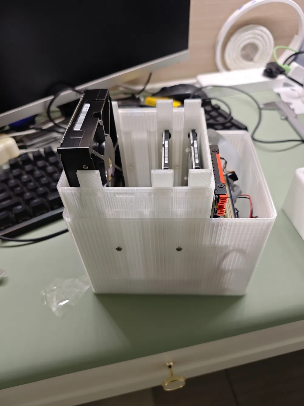 3.5-inch 4-bay NAS enclosure printable on A1 mini by 小夏 MakerWorld ...