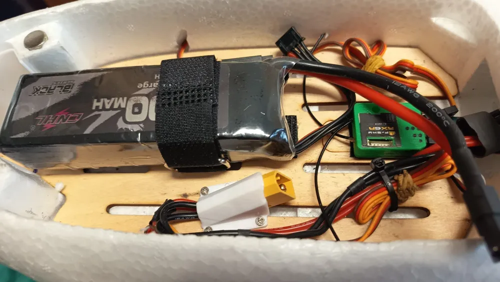 XT60 Mount 40° - Free 3D Print Model - MakerWorld