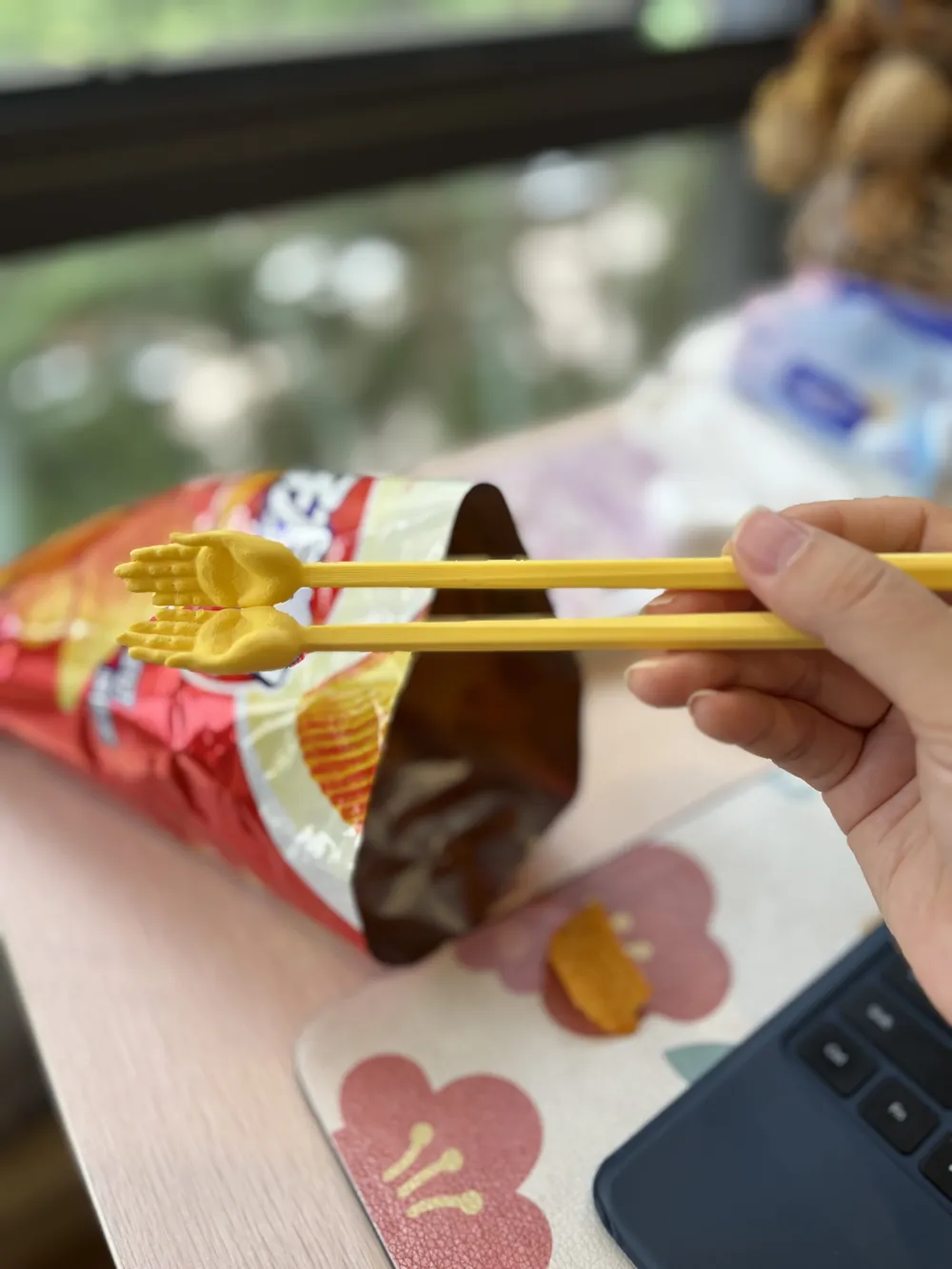 Dedicated little hands chopsticks by Hazel MakerWorld: Download Free 3D ...