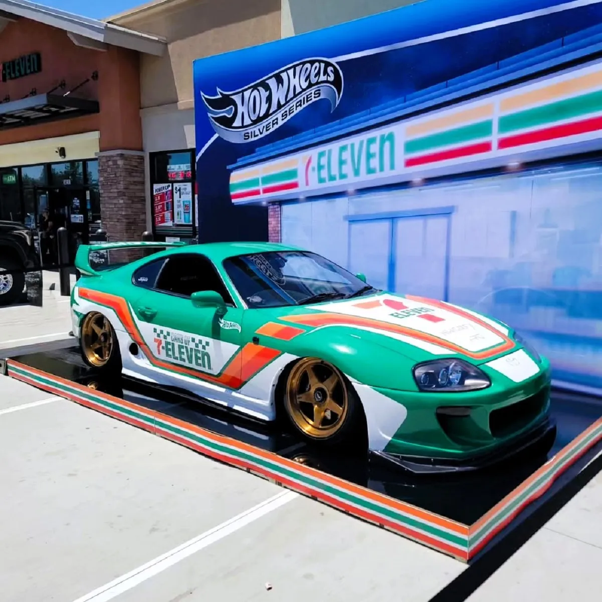 7-Eleven Model Set - 1:64 Scale Diorama - Free 3D Print Model - MakerWorld