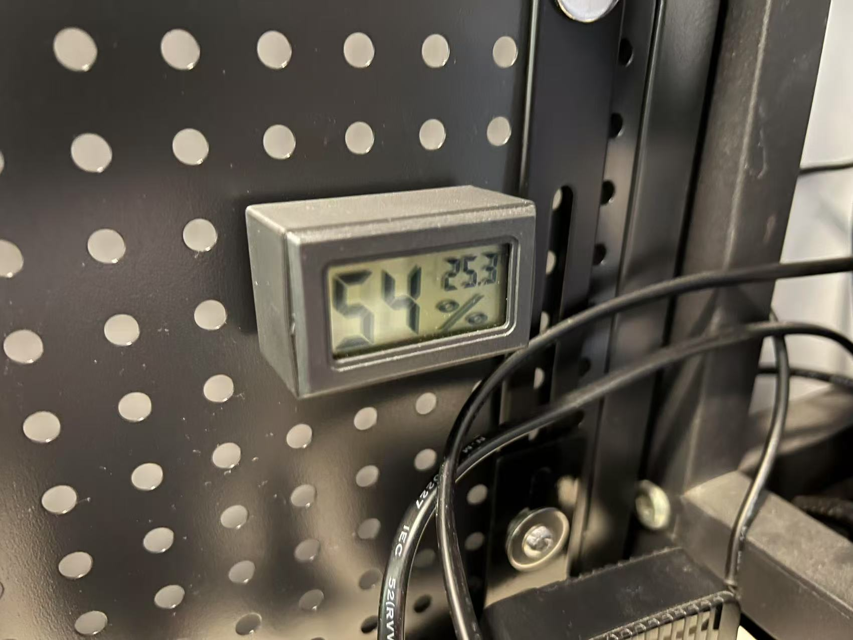 6MM Pegboard Hygrometer Box by GL MakerWorld: Download Free 3D Models