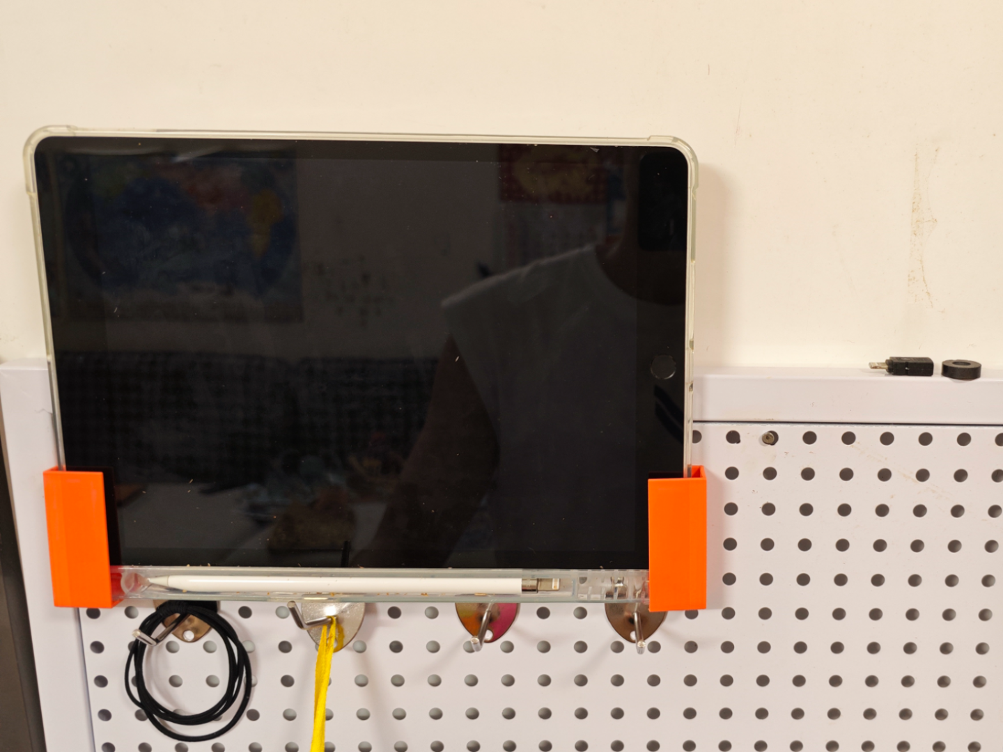 Pegboard accessories phone, tablet holder, 6mm hole diameter, 10mm hole ...