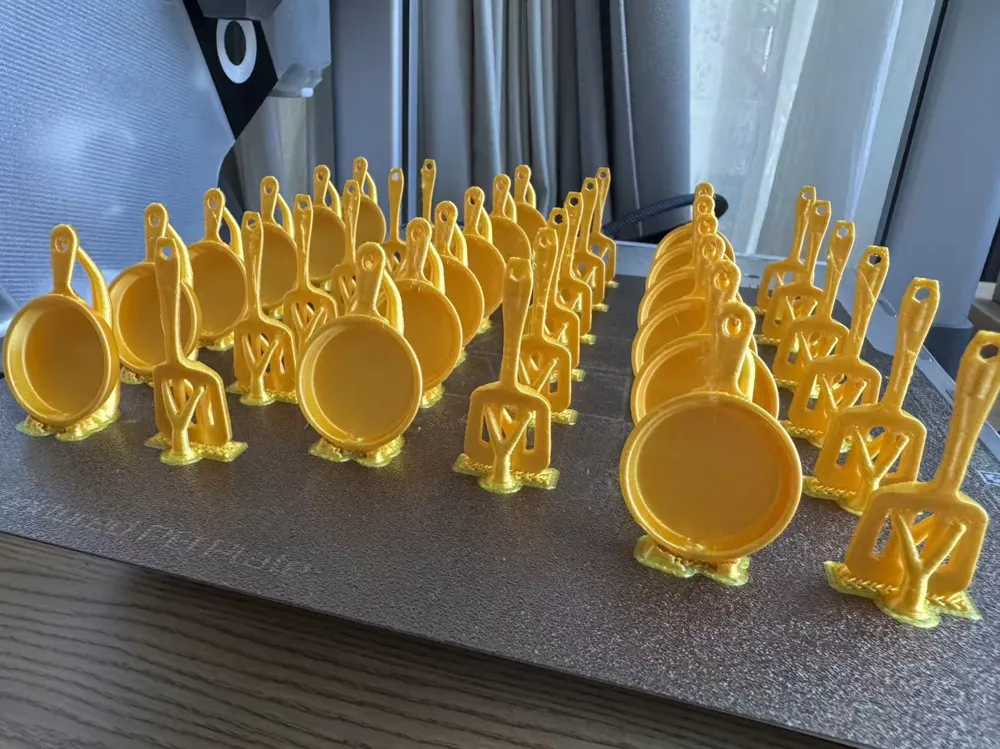 Golden Spatula and Golden Pan Keychain - Free 3D Print Model - MakerWorld