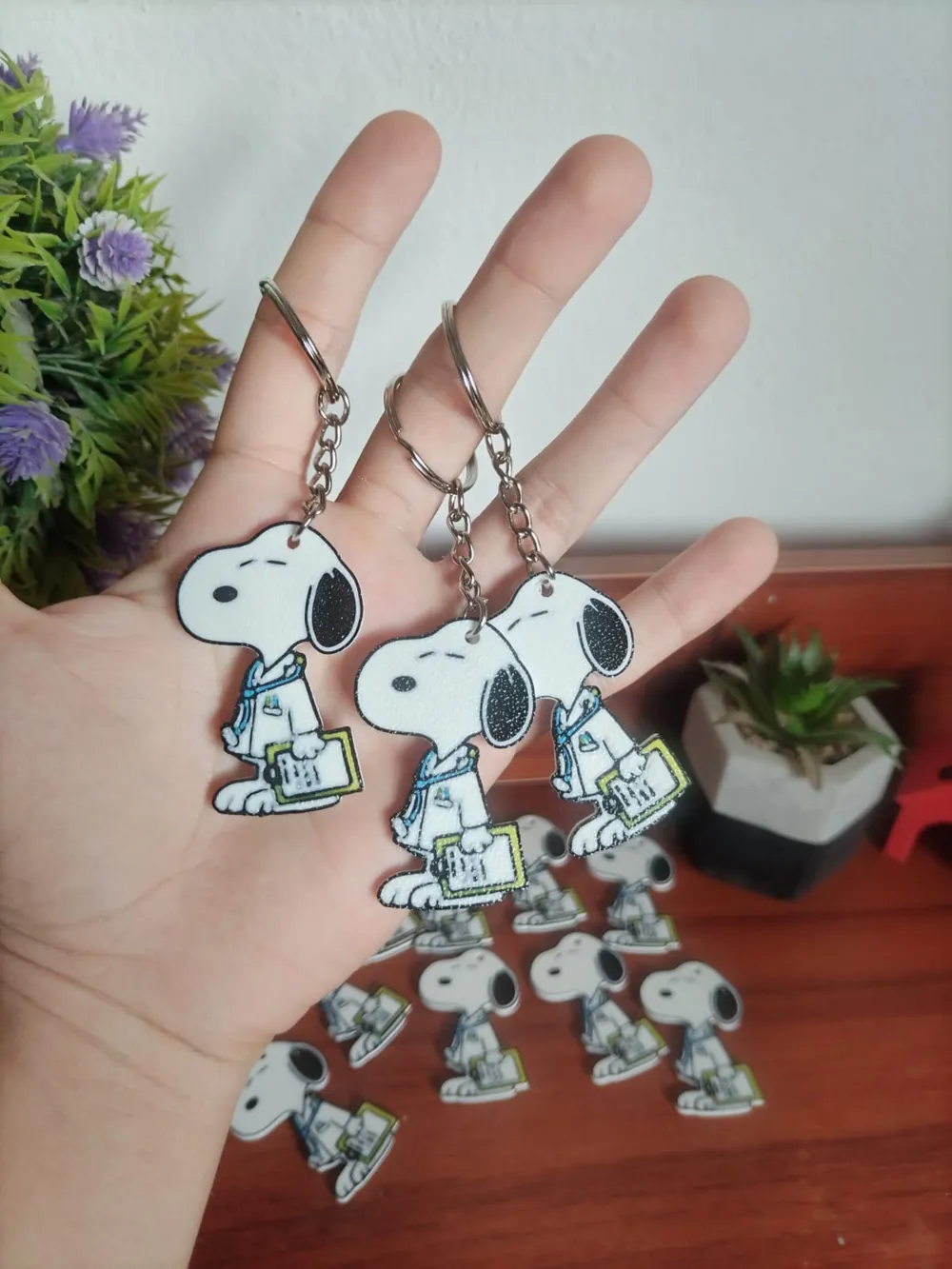 Snoopy Doctor Keychain by Gael Glez MakerWorld: Download Free 3D Models