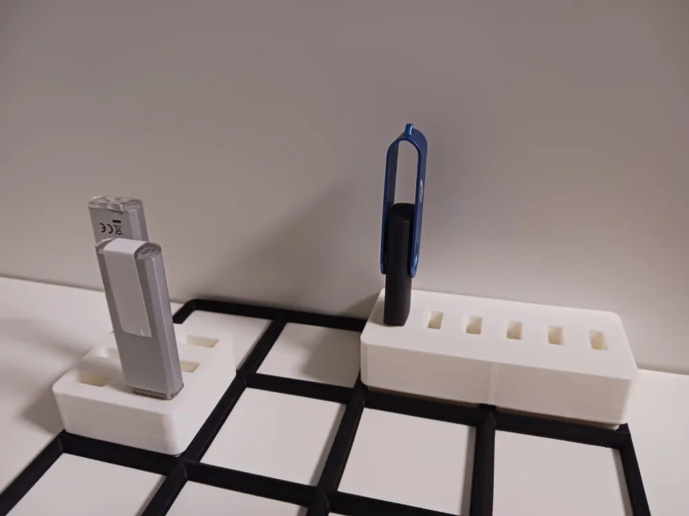 Gridfinity USB Holder for 6 USB Sticks - Free 3D Print Model - MakerWorld