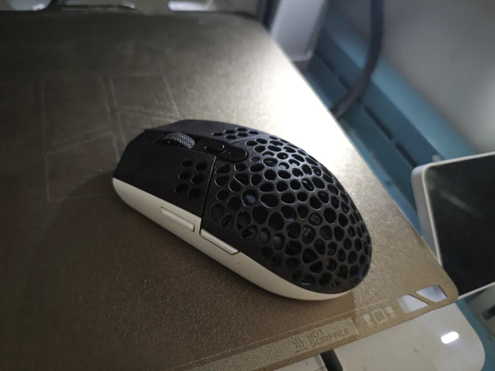 Logitech G304/305 Tyson Polygon Battery Cover Original Size Breathable ...
