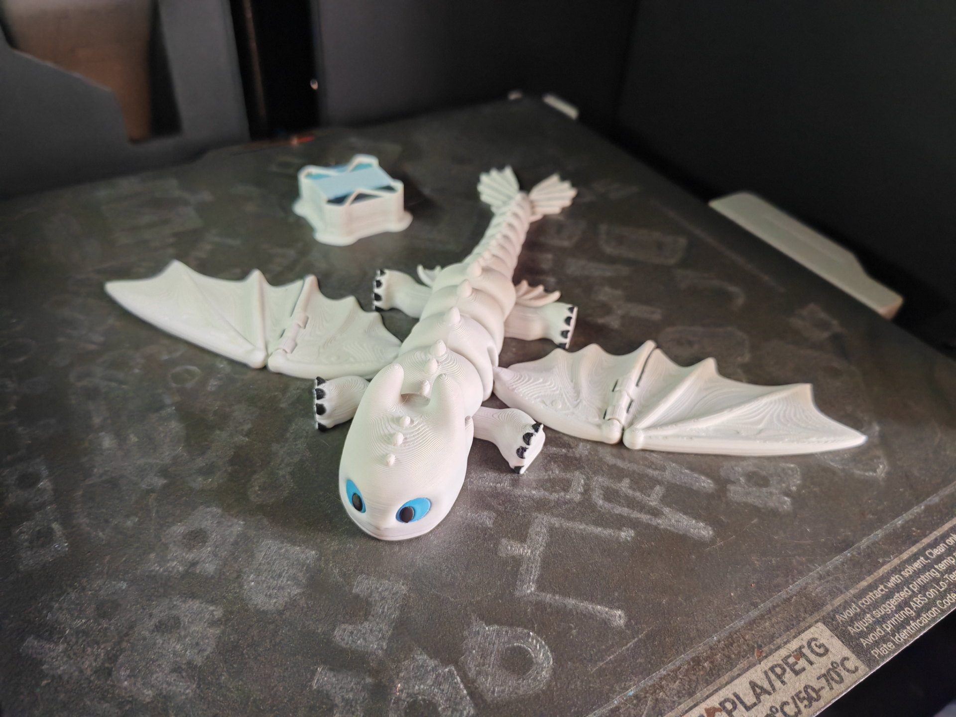 How to Train Your Dragon, Toothless Light Fury hinged articulated ...