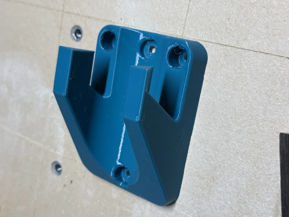 Wall mount for Makita DCL286/CL003 - Version 2. - Free 3D Print Model ...