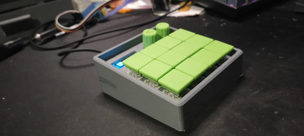 DIY Handwired 4x3 Macropad with OLED & Encoders by justBlank MakerWorld: Download Free 3D Models
