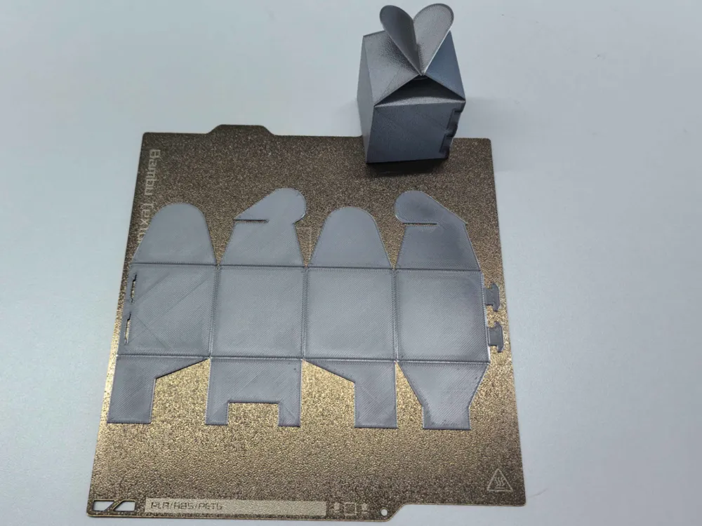 Heart-shaped snap-bottom box by user_1107823285 MakerWorld: Download ...