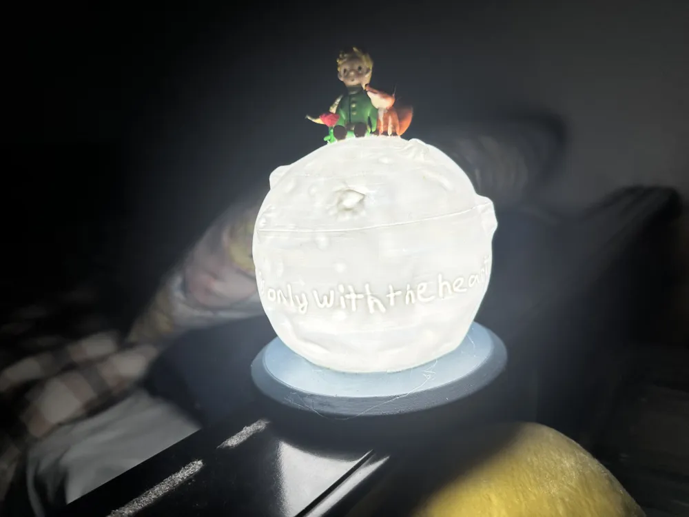 Little Prince Night light - Free 3D Print Model - MakerWorld