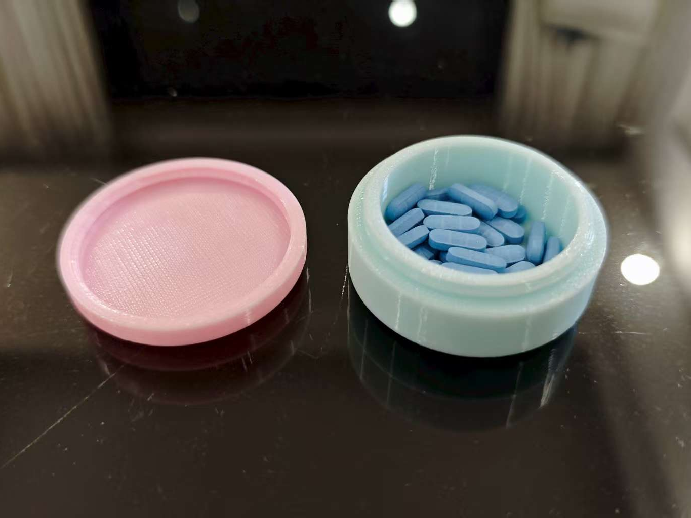 Portable Ultra-thin Pill Box (Threaded Locking, 33-minute fast printing ...