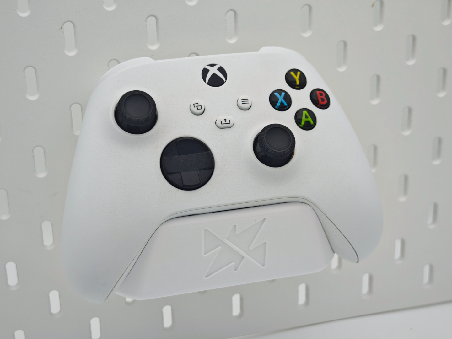 XBOX Series Controller Pegboard Mount or Stand by MaybeDust MakerWorld ...