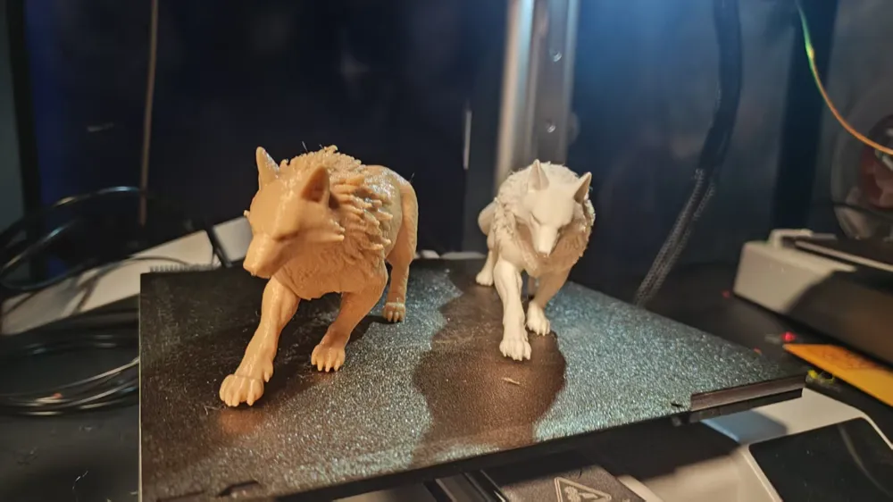 Wild Wolf Sculpture by 多多de玩偶世界 MakerWorld: Download Free 3D Models