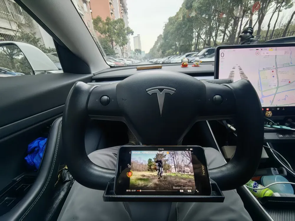 Tesla Model 3/Y Steering Wheel Phone Holder - Free 3D Print Model ...