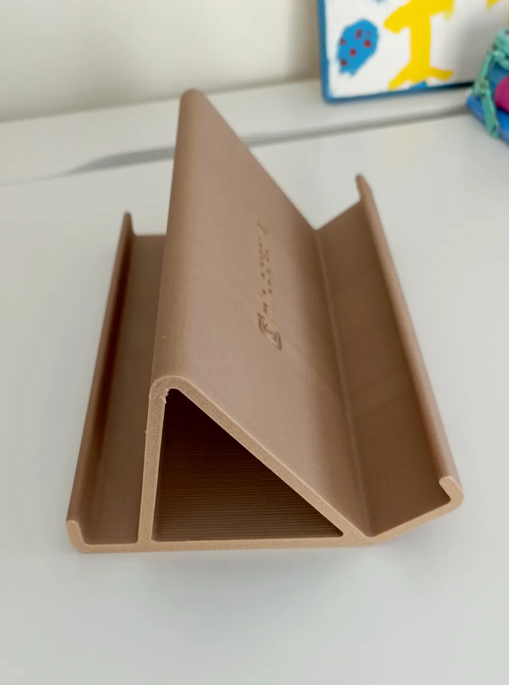Dual-Sided Book & Tablet Stand - Free 3D Print Model - MakerWorld